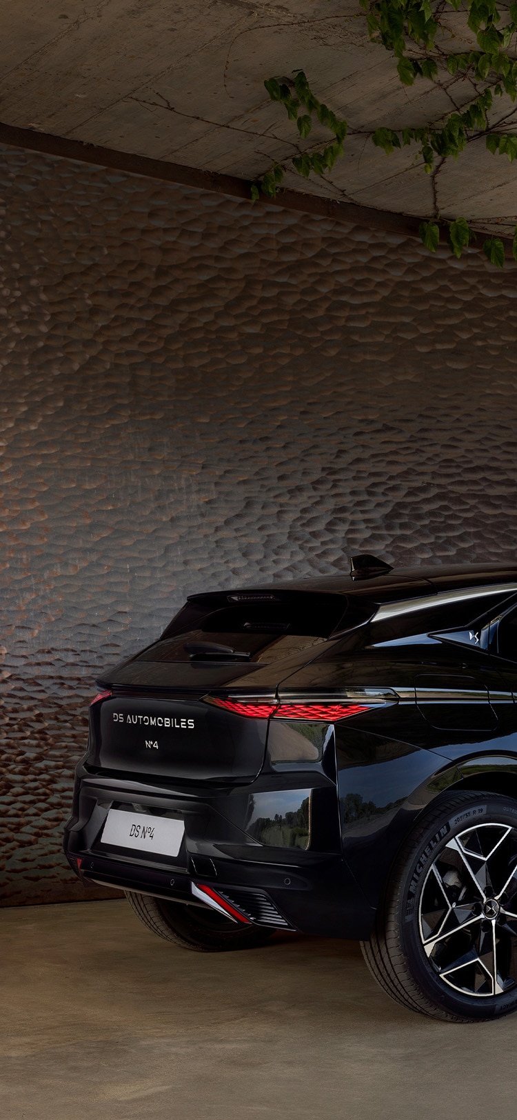 DS Nº4 | Movilidad Híbrida | DS Automobiles ES
